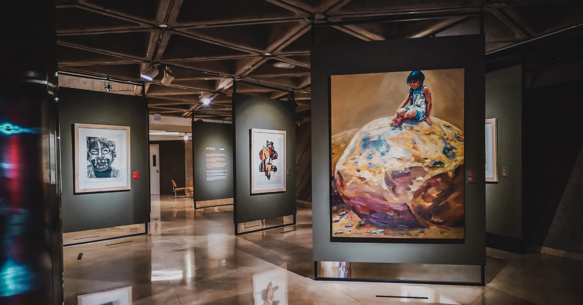 Museum Labels 101: What They Are and How to Make Them Engaging | STQRY